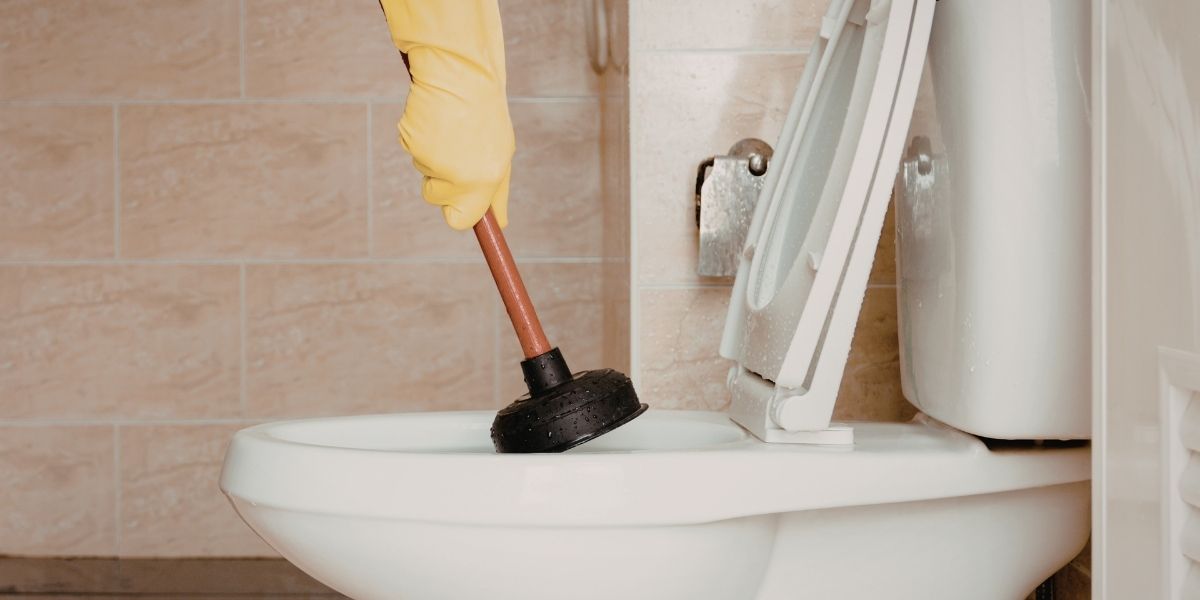 Is Your Toilet Constantly Clogged? Here’s What It’s Trying to Tell You ...